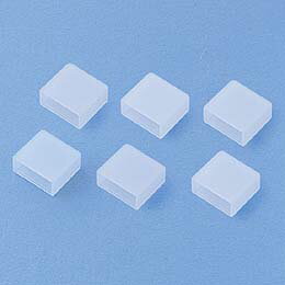 ホコリからコネクタを守ります。(6個入)[特徴]●USBフラッシュ用などのコネクタ保護にも使えます。[仕様]■USB Aコネクタ用■材質:PE(ポリエチレン)■サイズ:W14.1×D12.8×H6.5mm■入数:6個【配送について】こちらは...