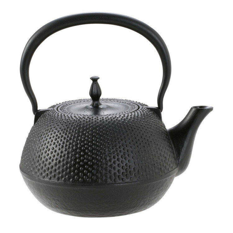 毎日のお茶やコーヒーが、南部鉄器ならではのまろやかな美味しさに変わります。南部鉄瓶で沸かしたお湯は微量の鉄分が溶け出し、カルキを除去することで、やさしい味わいを実現します。鉄分補給にも役立ち、健康を意識した暮らしにぴったりです。伝統のアラレ...