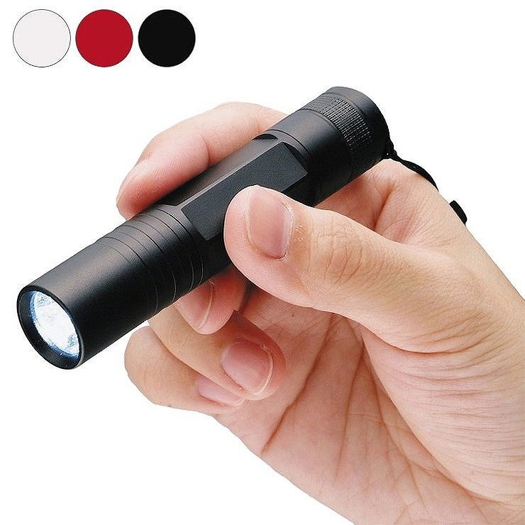 商品サイズ：（ブラック）幅2×奥行2×高さ9.5cm （シルバー・レッド）幅2×奥行2×高さ10cm32g材質：本体＝アルミ、レンズ・反射板＝PS、スイッチ板＝PP、ストラップ＝ポリエステル、スイッチ・Oリング＝ゴム、バネ＝鉄・銅メッキ明る...