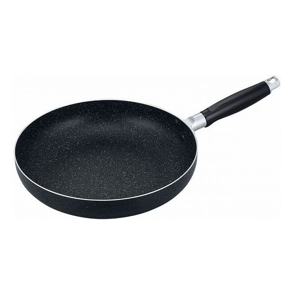 4層特殊フッ素樹脂加工で料理がこびりつきにくいフライパン（28cm）です。たっぷり作れる大きめのサイズ。耐摩耗試験10万回クリアした優れたコーティング効果があります。耐摩耗性に優れたコーティングで丈夫なので金属ヘラもお使いいただけます。(鋭...