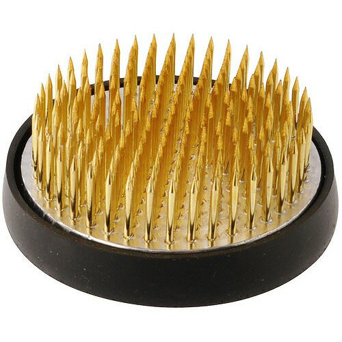 【商品詳細】底部にゴムを使用、滑ることもなく花器を傷つけたりもしません。生け花等に。生け花に欠かせない定番品。鮮やかな輝きの、真鍮針を使用。用途：生け花専用名称：丸　小全体寸法（約）：直径61mm×高さ21mm　　※ゴムリング付は、全体寸法...