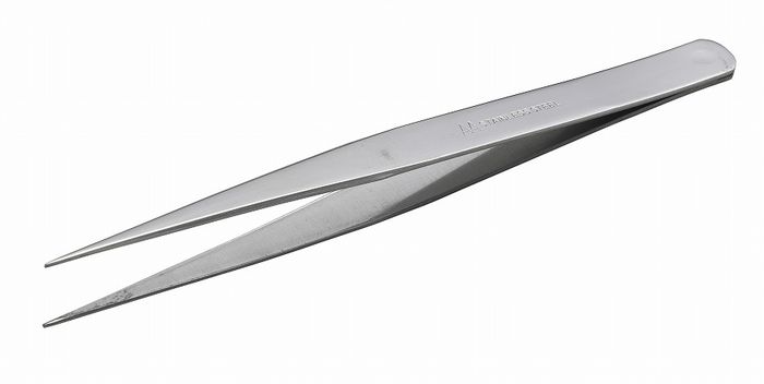 【商品詳細】■微小なパーツ類をつかむことのできる先の細いピンセットです。■先端形状:直■全長:150mm【送料について】北海道、沖縄、離島は送料を頂きます。