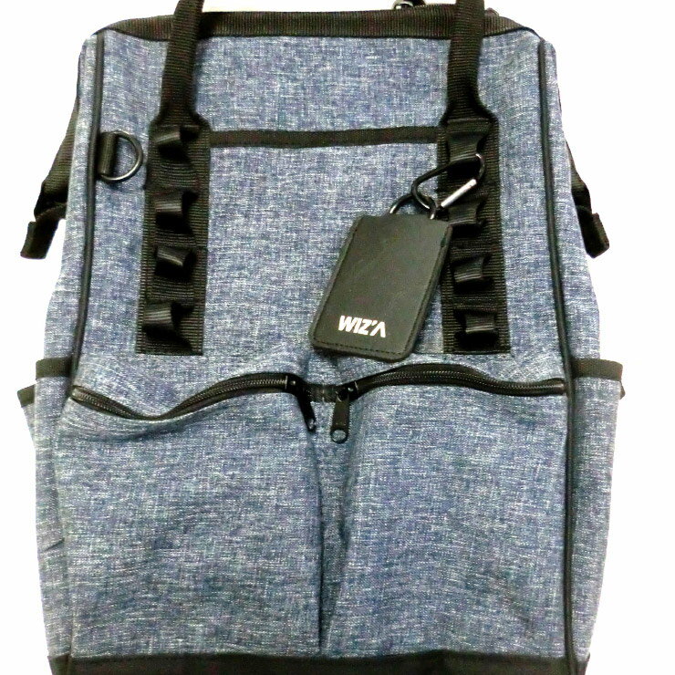 【商品詳細】用途：工具収納他様々の使用シーンにシーン1：ショルダーバックシーン2：ハンドバックシーン3：リュックシーン4：キャリーカートに装着仕様1：「パカッ」と開く入れ口仕様2：ヘルメットも収納可能な大きさ仕様3：前面ファスナー付ポケット...
