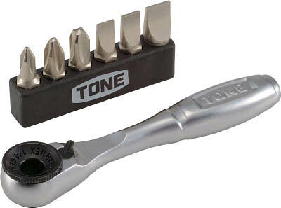 【メーカー型番】BR6S【JANコード】4953488298819【ブランド】TONE【特徴】●細かな送り角度と早回し機能により狭い場所でも威力を発揮します。●使用頻度の高いビットを厳選した充実の内容です。●差込角6.35mmのアダプターを...