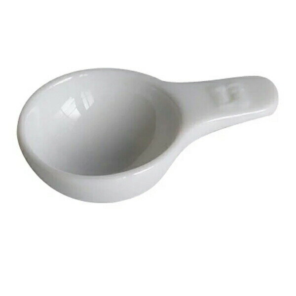 ●磁器製の可愛らしい小さじ計量スプーンです。●使い心地と可愛さの両面を考えて作られました。●持ち手が薄く短くなり持ちやすい形状になっています。●調味料を入れたまま置くことができます。こだわりの可愛らしさと使いやすさ商品サイズ:約 幅5.3×...