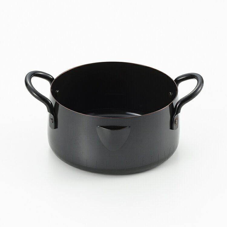 【商品サイズ】幅21×奥行15.9×高さ9.2cm【材質】本体/鉄（シリコーン焼付塗装）ハンドル/鉄（シリコーン焼付塗装）【生産国】日本【製品重量】576g【箱入りサイズ】20×16.8×9.7cm【箱入り重量】720g【容量】1.3L【個...