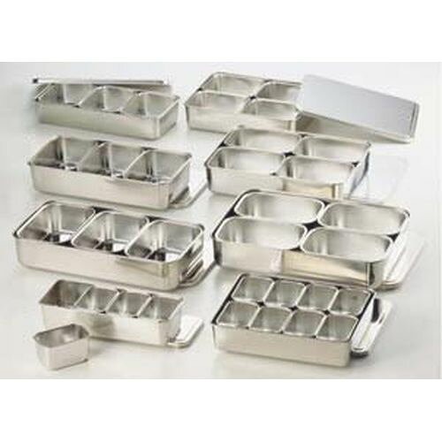クローバー 18-8プレス 00号用ヤクミ入 12ヶ入角 AYK14012 JANコード 4997956132076●タイプ:12ヶ入角●幅×奥行×高さ(mm):330×285×60●材質：18-8ステンレス【送料について】北海道、沖縄、離...