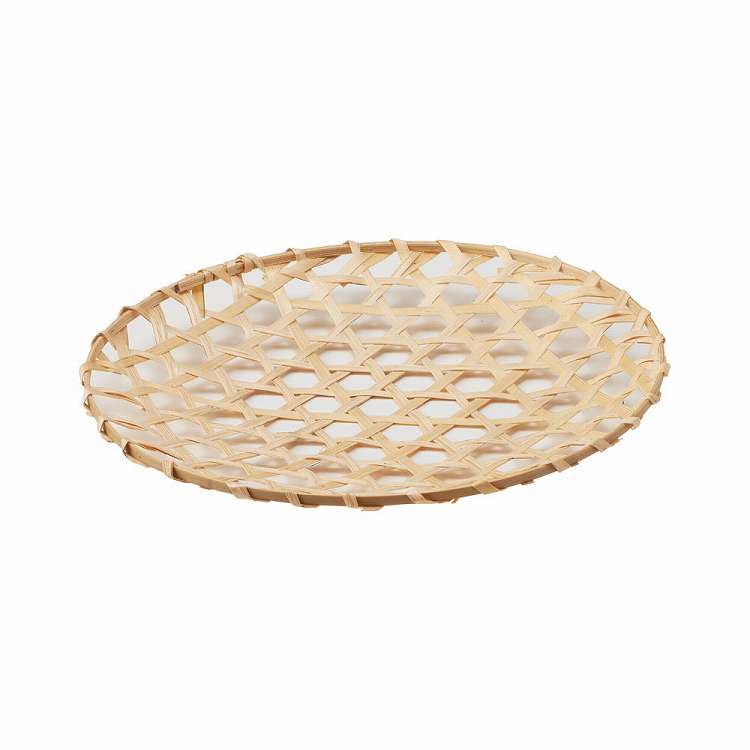 ●材質:竹●シンプルなのでいろいろな使い方ができます。●お洒落なペーパーを敷いて商品を陳列しても良いですし、2枚を繋ぎ合わせれば立体的になりパッケージにもなります。●持続可能な竹100%でリユースも楽しめ創造が広がります。●多種多様なアレン...