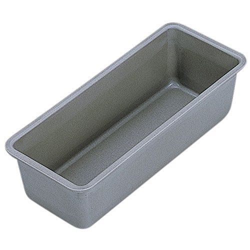【商品詳細】サイズ:8.7×21.5×6cm素材・材質:鉄(フッ素樹脂塗膜加工)生産国:日本●お手入れラクラク加工のスリムパウンド型●フッ素素樹脂加工でお手入れし易いパウンドケーキ型。●内面はテフロン加工でお手入れ簡単、型離れよい。●本体サ...