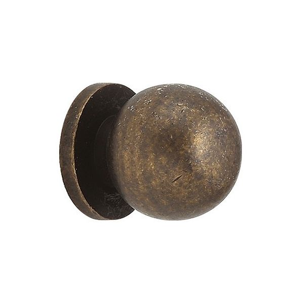【商品特長】スタンダードな円頭のデザイン。人気のアンティーク仕上げ。フックとしてもお使いいただけるハンガーボルト、また簡単に長さ調整が出来る段つきボルト(国内仕様ネジ4mm)付き。【カラー】古色【商品サイズ】奥行(D)23×ツマミの直径(M...