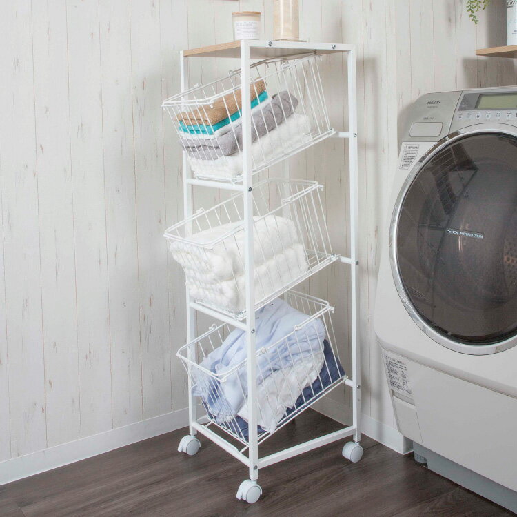 ■特徴省スペース対応のランドリーラックです。縦型収納で場所を取りません。洗濯物を分別できるバスケットは、持ち運びができてとっても便利。斜め設計なので出し入れも簡単。キャスター付きなので、お掃除の時は簡単に移動できます。■サイズ本体：幅33....