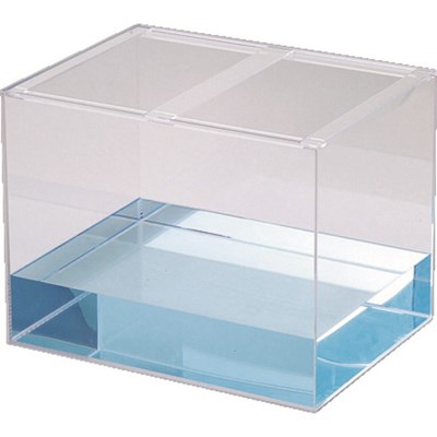 特長●透明性の高いアクリル樹脂を用いていますので内部の観察が容易です。用途●観察用。仕様●色：クリア●容量(L)：128●幅(mm)：750●奥行(mm)：450●高さ(mm)：450仕様2●板厚：5mm●品番：PW75材質／仕上●アクリル...