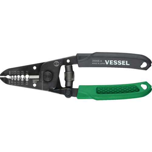 ●8sqまで剥ける太線仕様です。●剥離長さの目安になる目盛付きです。●保管時でも開かないストッパー付きになります。●力が入りやすいエラストマーグリップです。●スプリングで刃が開くので、素早い作業が可能です。●落下防止コードが取り付けられます...