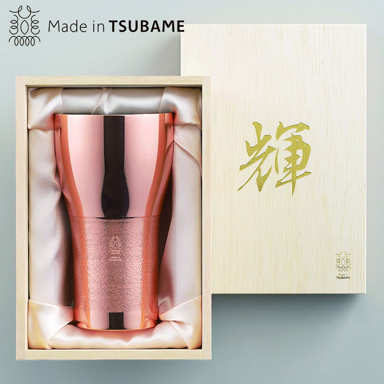 ■商品説明熱伝導に優れた、純銅製タンブラー。飲み物の冷たさが素早く伝わり、ひんやりとした口当たりに。表面には水滴がつき、より一層涼やかさを演出してくれます。内面の錫メッキはイオン効果が高く、お酒を美味しくまろやかにしてくれます。特別な時間に...
