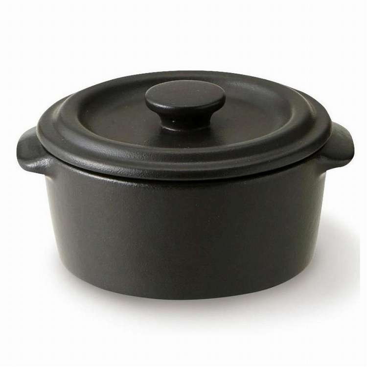 【商品説明】食材をサッとオーブンして、そのままテーブルの上へ。ハイセンスな仕上がりに、きっと満足ができると思います。生産国:マレーシア素材・材質:耐熱セラミック商品サイズ:奥行10.6×直径12.3×高さ7cm重量:約285g仕様:容量:2...