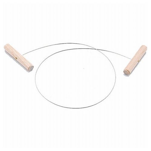 【商品説明】ねん土の切り分け、ろくろからの切り離し、たたらを作る時等に使用します。【商品詳細】商品サイズ(単位mm):500mm重量(g):8g包装サイズ:160x81x10mm【特長】美術、画材、書道、粘土、芯材【配送について】こちらはメ...