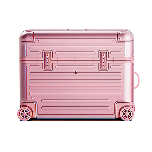 【商品概要】miak 「キャリーケース」は細部にまでこだわったスーツケースデザインがユニークなAirPods Pro用ケースです。軟質のTPUと硬質なポリカーボネートの二重構造でしっかり保護、持ち運びに便利なカラビナも付属します。●ユニーク...