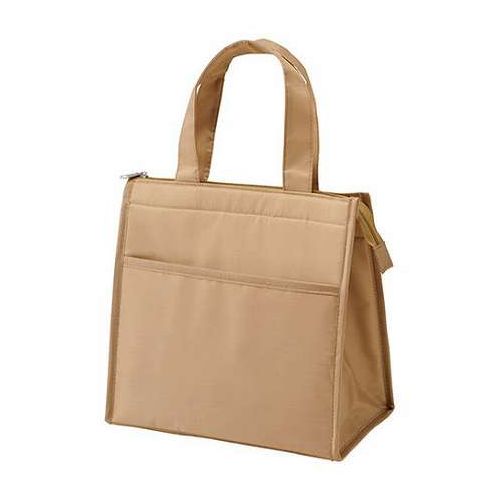 ランチボックスなどの持ち運びに最適な保冷温バッグ。おしゃれなくすみカラーの4色展開です。メーカー品番:E3741内容物:本体(約220×340×140mm)×1素材:ポリエステル・アルミ蒸着・不織布生産国:ミャンマーパッケージ形態:OPP袋...