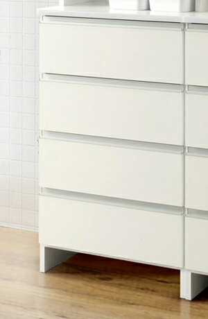 届いてすぐに使える！お客様の手を煩わせる面倒な組み立て作業は一切不要です。 職人が丁寧に作り上げた日本製・完成品でお届けしますので、箱から出して設置するだけで、すぐにご利用いただけます。幅約55cmというスリムさで、洗面所や脱衣所、リビング...