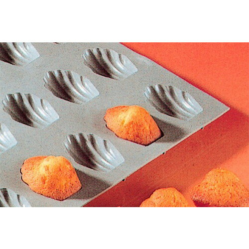 ■商品説明●5%の鉄粉が入っているため金属製焼き型に近い焼き上がりになります。●他社製品と比べ同じサイズで焼ける型数が多いので経済的です。●ベイキングシートに載せて簡単クッキング●オーブンへ冷蔵庫・冷凍庫へ=耐熱性耐冷・耐熱温度：-40℃〜...