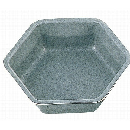 ■商品説明●熱伝導率の高いアルミニウムにフッ素樹脂を二度塗りしています。●アルミニウムなのでサビに強くとても軽い。●フッ素樹脂加工なので型抜けが良く、洗うのも簡単。●焼き菓子にも冷やし型にも使えます。■直径・サイズ■深さ■重さ■容量●アルミ...