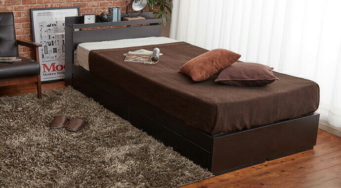 たっぷり収納付きベッド。便利な引出し収納が付いたシンプルなデザインの収納付きベッド。サイズは【セミダブルサイズ】となっております！【本体サイズ】幅：121cm×奥行：212.5cm×高さ：73cm【床面高】26.5cm【ヘッドボード内寸】幅...