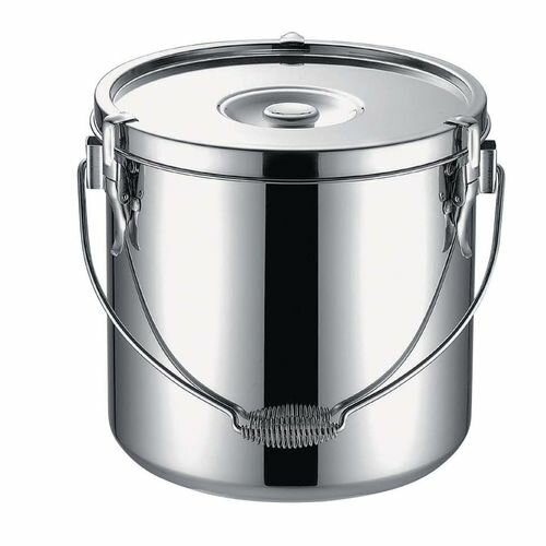 KOINU KO19-0電磁調理器対応給食缶 16cm ASYD301 JANコード 4954057573160●サイズ(cm):16●深さ(mm):160●容量(L): 3.1●底板厚(mm):1.5●底径(mm):140●規格:吊手●材...