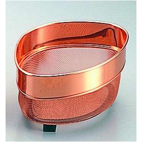 タケコシ 純銅網製三角コーナー JSV16 JANコード 4936549601247●三角長辺×三角短辺×高さ(mm):215×155×115●重量(g):220●材質：本体：銅、脚：ABS樹脂■銅イオン効果で雑菌の繁殖を防止■ぬめり、悪臭...