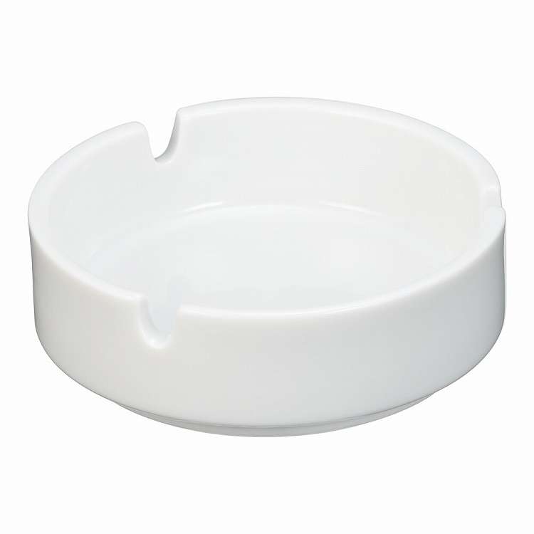 ●陶器製のシンプルな灰皿です●スタッキング可能【代引きについて】こちらの商品は、代引きでの出荷は受け付けておりません。【送料について】北海道、沖縄、離島は送料を頂きます。