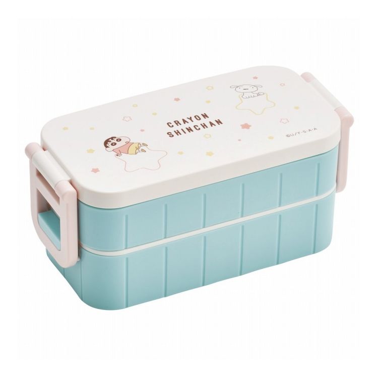 【商品詳細】シンプルで使いやすい2段式のお弁当箱。中蓋に収納できる15cmのお箸付き。仕切り板付き。フタ、シールブタを外して電子レンジOK！【スペック】・商品サイズサイズ：約 横176×奥行83×高さ80mm総容量：600ml（上段300m...