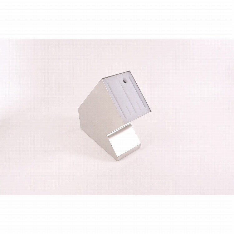 【商品説明】●中華庖丁を安全に収納。●しっかりとサポートするスタンド。【商品詳細】●専用の中華庖丁を安全に収納できるスタンドです。●安定感のある設計で、包丁の刃を傷つけず、収納時にしっかりと固定します。●キッチンでの取り出しやすさも考慮され...