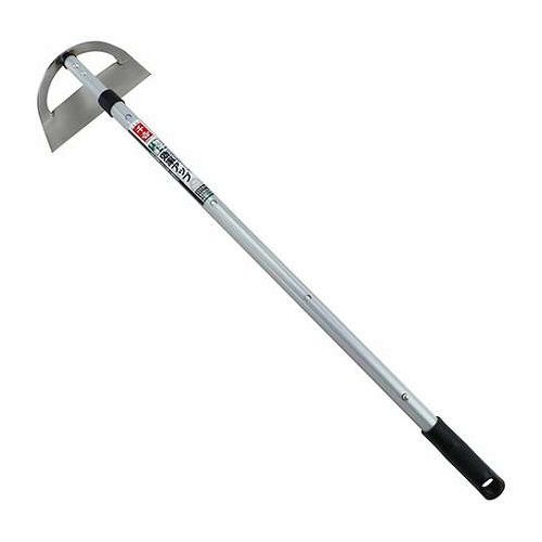 【用途】●土作り・除草作業。【商品説明】●ピン(ボタン)で伸縮を調整できる伸縮タイプです。●ピンでパイプを固定するタイプの伸縮柄で、従来の伸縮タイプと異なり、作業中に不意にパイプが緩む事がなくなります。●軽量で耐久性もあり、握りやすい、楕円...