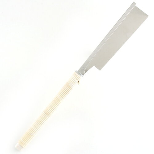【用途】精密加工用鋸。【機能・特徴】薄刃タイプです。精密加工用です。【仕様】●刃長（mm）：240。●板厚（mm）：0.3。●ピッチ（mm）：1.0（寸30枚目）。【材質】●柄：木・籐。●鋸：炭素工具鋼（SK-4）。●背金：ステンレス。【商...