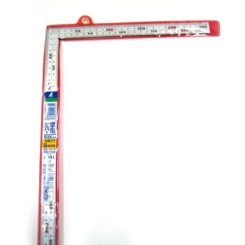 【用途】直角の確認やケガキ作業に使用します。【機能・特徴】厚手広巾で角度が狂いにくいです。8つの面全てに目盛が入っています。【仕様】●直角度：100mmで±0.1mm以下。【商品サイズ】奥行520×幅260×高さ2mm　重量240g大工道具...
