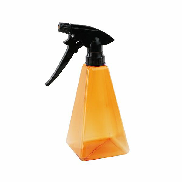 【商品特長】【用途】庭木や花壇の水やり・消毒や防虫の噴霧作業。【機能・特徴】真鍮の噴口採用でより細かな霧がでます。霧噴射とジェット噴射の切替えでシーンにあった噴霧可能です。【仕様】●容量：約500ml。●カラー：オレンジ。【材質】●ボトル部...