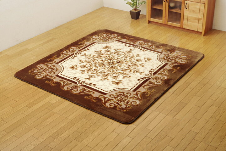 　【商品特徴】ふんわりとした肌触りのボアを使用したラグです。裏地には滑りにくい加工を施しています。多サイズ展開でお部屋にぴったりのサイズを選べます。　【サイズ】　【素材】素材：表地＝ポリエステル100％　裏地＝不織布　中材＝ウレタンフォーム...