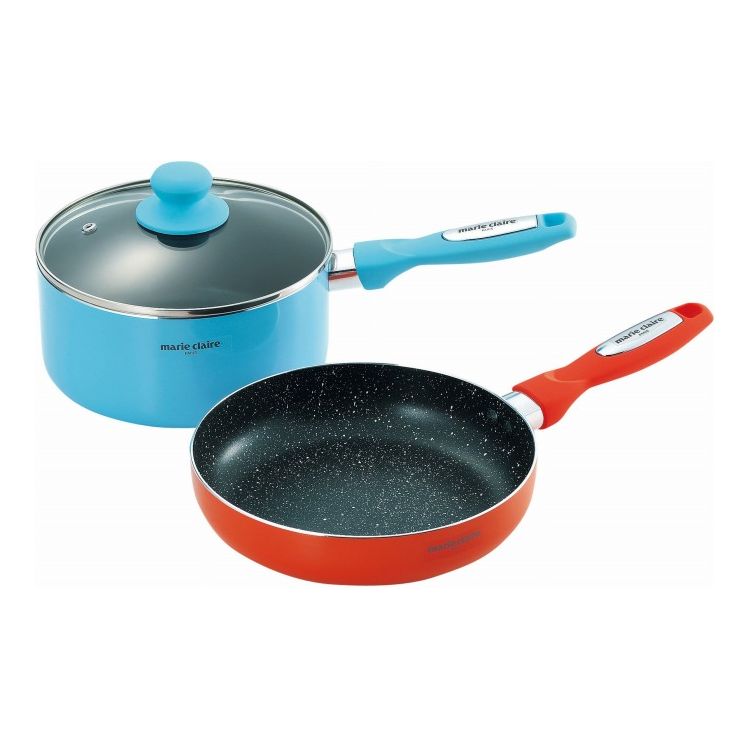 内面はマーブルフッ素樹脂加工でお手入れ簡単。アルミ製なので軽量で調理の負担になりにくい。ツマミ・ハンドル部はシリコン樹脂塗装で、すべりにくく手になじみます。【セット内容】片手鍋（18cm・2.0L）340×187×138mm・フライパン（2...