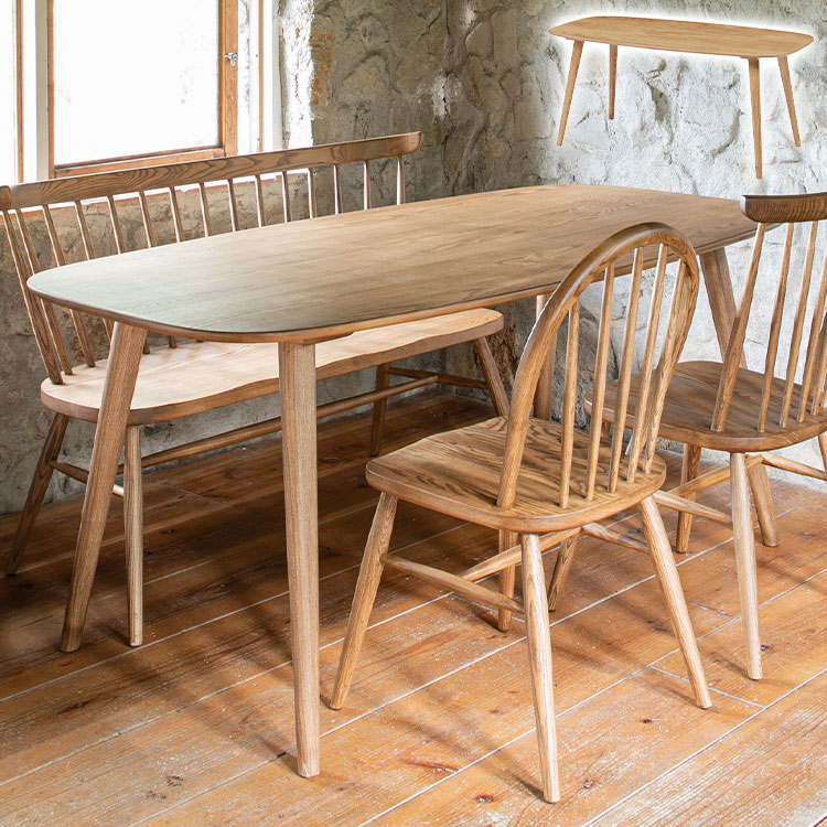 ■商品サイズ(cm)幅160×奥行80×高さ70■素材アッシュ無垢材　オイル仕上げ■重量(kg)18.8+6.3■生産国中国■特徴アッシュ無垢材を使用し、北欧風の柔らかなシルエットに仕上げたダイニングテーブルです。家族みんなで経年変化を楽し...