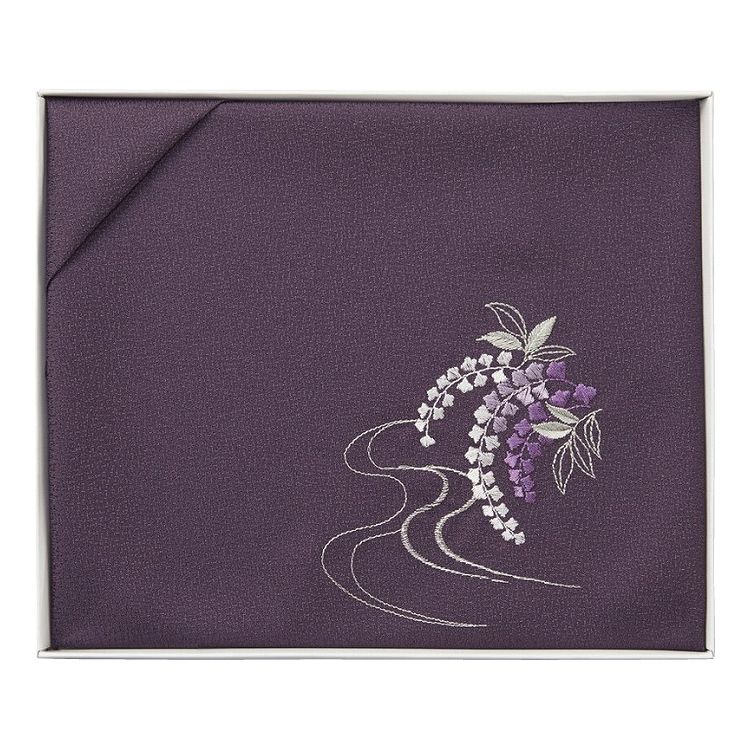 洛北 刺繍入り二巾風呂敷 紫 H031b【商品説明】ポリエステル100％ 原産国日本 【代引きについて】こちらの商品は、代引きでの出荷は受け付けておりません。【送料について】北海道、沖縄、離島は送料を頂きます。