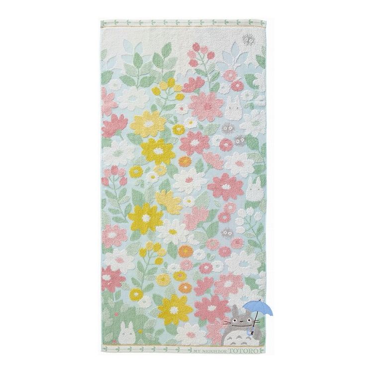 となりのトトロ 花景色 バスタオル 1005049100【商品説明】淡い色合いの可愛いトトロのバスタオル。傘のはみ出しアップリケがワンポイント！ オーガニックコットン・無撚糸・三色毛違いジャカード・はみ出しアップリケ刺繍・防臭加工 本体：綿...