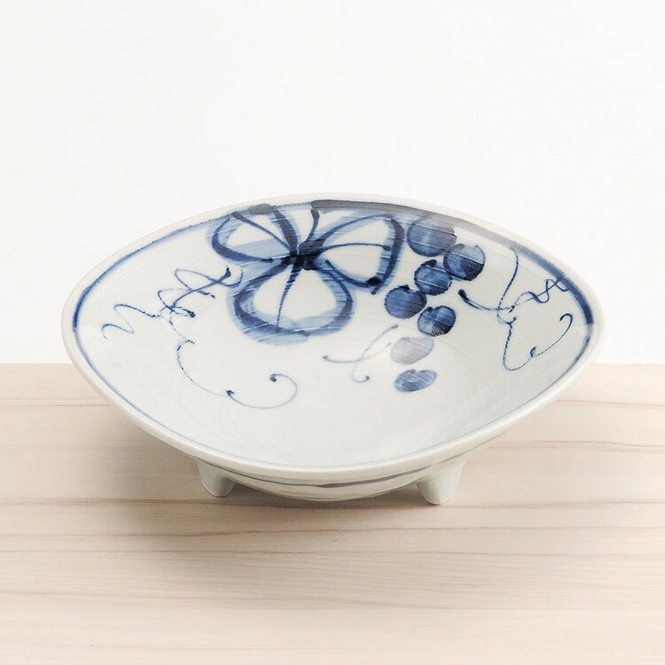 陶磁器径18×5cm※手作業のため、サイズ・色彩等が多少異なる場合がございます。【代引きについて】こちらの商品は、代引きでの出荷は受け付けておりません。【送料について】北海道、沖縄、離島は送料を頂きます。