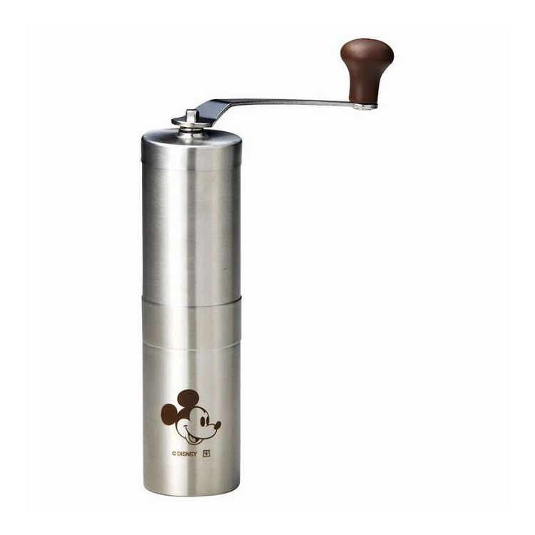 特殊形状のハンドルは軽い力で効率的に豆を挽くことができます。セラミック刃は豆の風味や香りを損なうことなく、調節ダイヤルで粒度の変更も可能です。一度に3杯分の豆を挽くことができるミルです。可愛いミッキーのデザイン入りコーヒーミルは、特殊形状の...