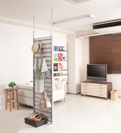■商品について間仕切るだけではなくアクセントをつけてお洒落に仕切れる国産の品質の高いラダーラック。はしごの様なデザインからついた名前で、インテリア性が高く、キッチンやリビング等、さまざまなシーンで活躍します。フックをうまく活用して、あなたの...