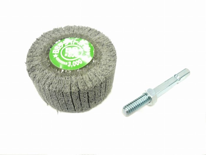 【商品詳細】インパクトドライバー対応でご利用範囲がグ〜ンとアップ。使用後は、軸を外して分別廃棄することが出来ます。電動工具につけたまま、ホイルだけを取り替えることが出来ます。別売りの6mm軸もご利用いただけます。用途：ステンレス、アルミ、銅...