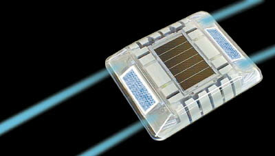 【商品詳細】●ソーラー式のため、太陽光が当たる箇所では電池交換不要です。（約2〜3年間）●付属の両面テープまたは専用接着剤にて貼付けできます。●LEDを採用しております。●工場内の安全表示。●夜間の外灯がない箇所。●危険な場所の簡易誘導。●...