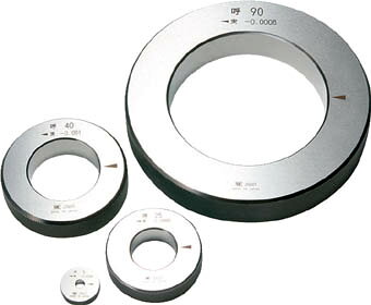 【メーカー型番】RG-20.0【JANコード】4975846159969【ブランド】SK　【特徴】●内径測定器の0点調整用のマスタゲージです。●経年変化を防ぐサブゼロ処理、安定化処理済です。●即納体制にて対応させて頂きます。【用途】●内径測...