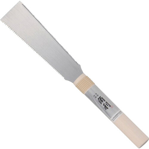 【商品詳細】●手ごろな180mmサイズの両刃のこぎりです。●お子様から女性の方に使いやすいサイズです。●タテ挽とヨコ挽があり、切断する木目に合わせて使い分けることが出来ます。●便利な収納ケース付です。●小型で使いやすく、細工作業に向いていま...
