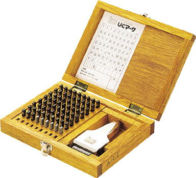 【メーカー型番】UC-40BS【JANコード】4560284490264【ブランド】浦谷　【特徴】●16桁（1.5mm）から6桁（6.0mm）までの数字・文字が、一度に刻印できます。●文字組みかえはワンタッチで、従来にくらべて約1/10の所...