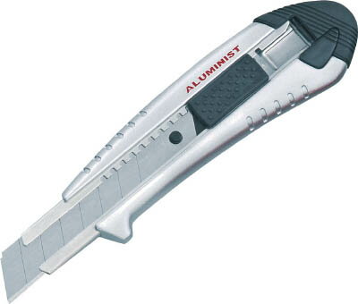 【メーカー型番】AC-L500S【JANコード】4975364017161【ブランド】タジマ【特徴】●オートロック式（ロック力25キロ）です。●ボディー内に2枚の替刃を内蔵できます。●重厚感があり、使い込むほどに味が出る、アルミダイカストボ...