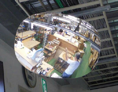 【商品詳細】●フレキシブルアームで角度調整可能です。●取り付け簡単、軽量です。●幅(mm):785●高さ(mm):500●像大きさ(曲面R):1500●長さ(mm):*●室内専用●ビス止め●ミラー:高級アクリル●4×45トラスタッピングビス...